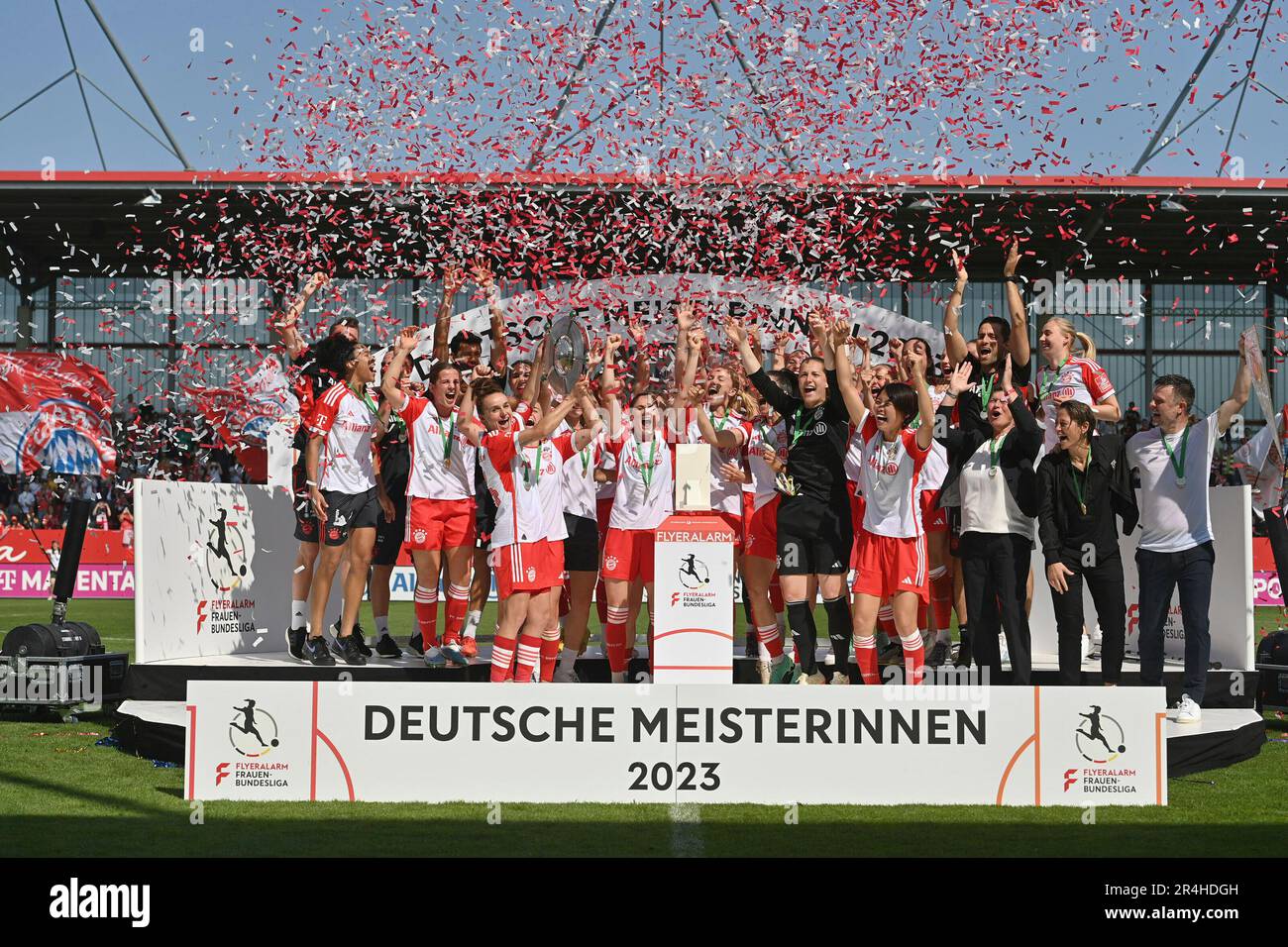 Munich, Deutschland. 28th May, 2023. Award ceremony, team photo, team ...