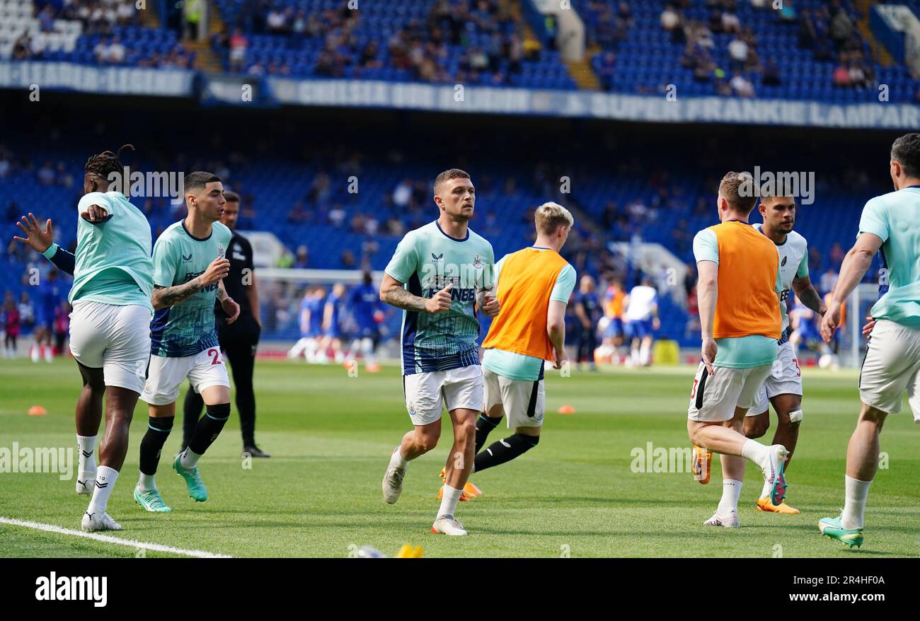 Newcastle United's Kieran Trippier warming up prior to kick-off during ...