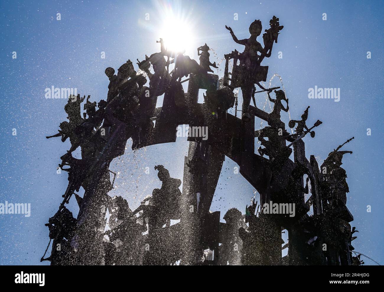 Mainz, Germany. 28th May, 2023. The sun shines over the carnival ...