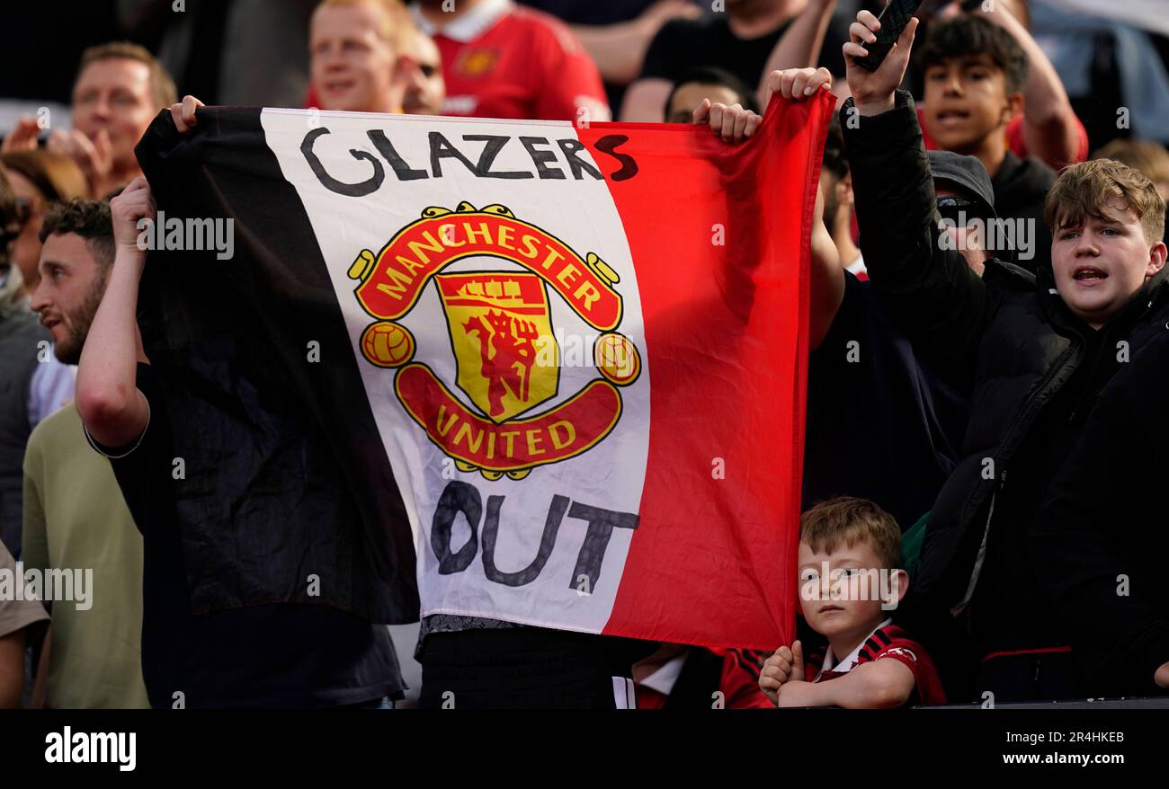 Manchester united old trafford banner hi-res stock photography and ...