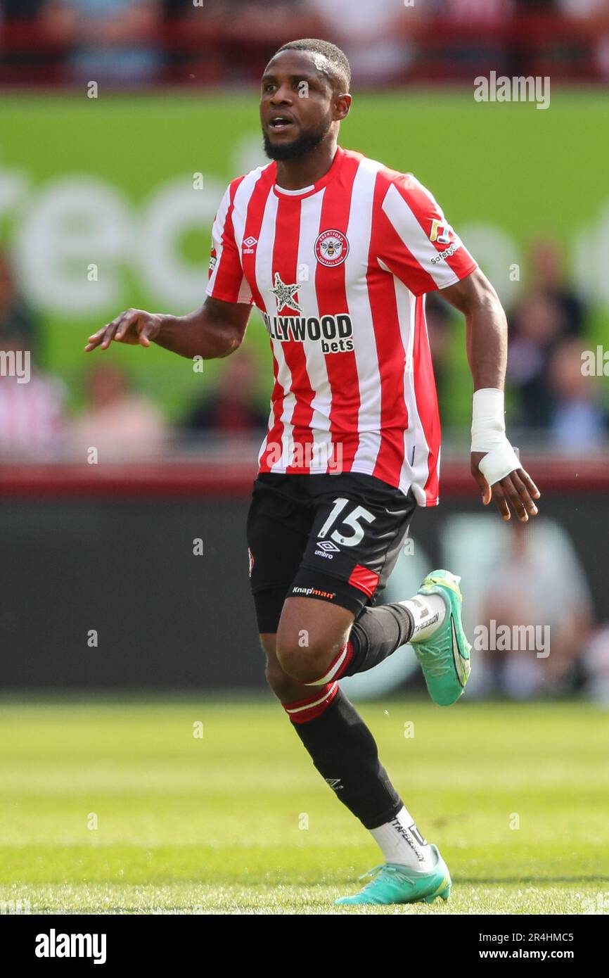 Frank Onyeka #15 of Brentfordduring the Premier League match Brentford ...