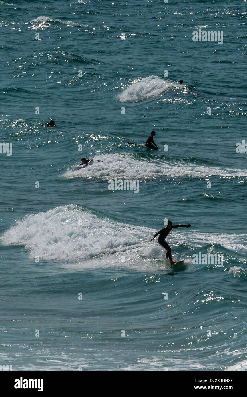 St Ives, UK. 28th May, 2023. The surf is better as the wind increases ...