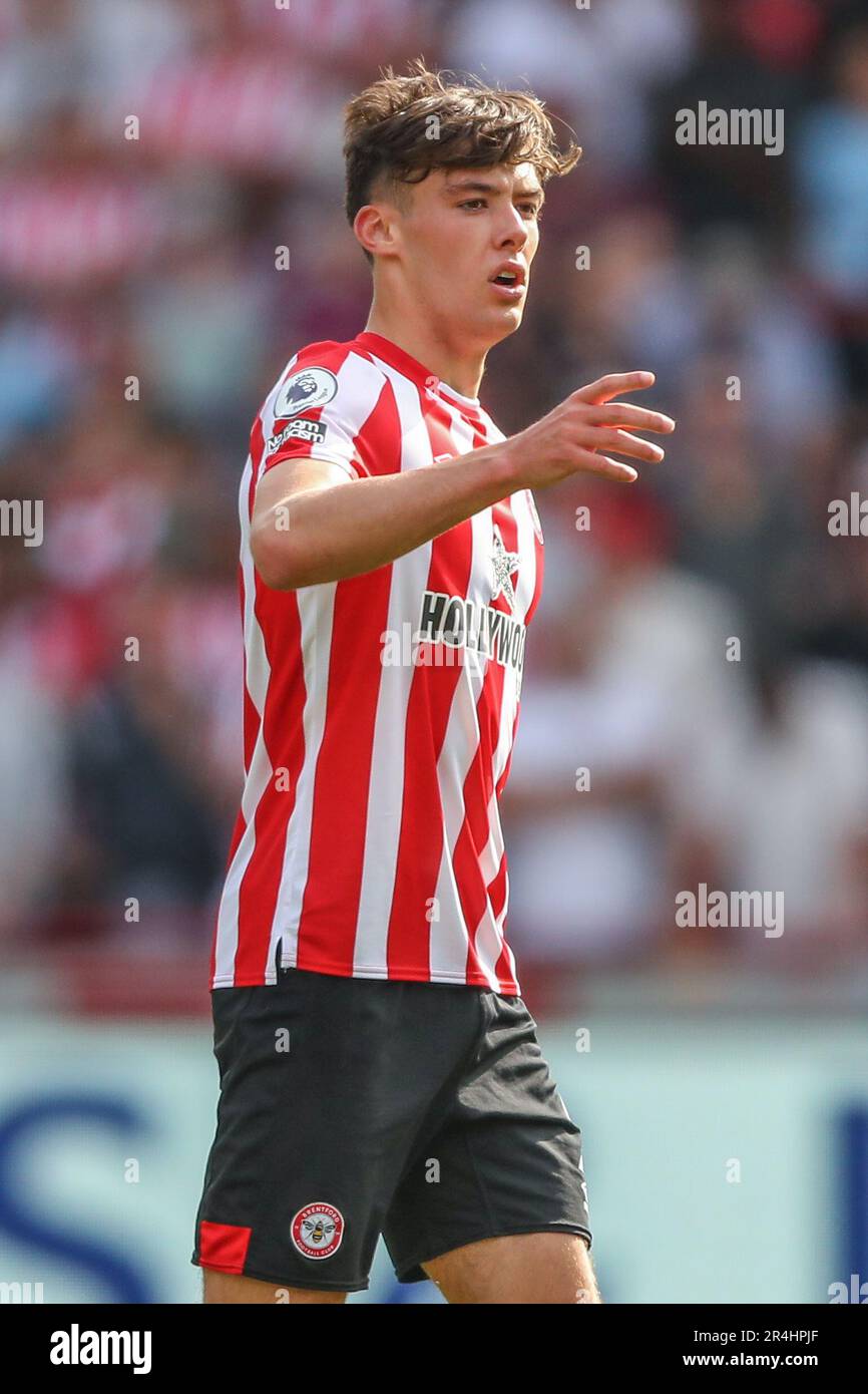 Aaron Hickey #2 of Brentford gives his team instructions during the ...