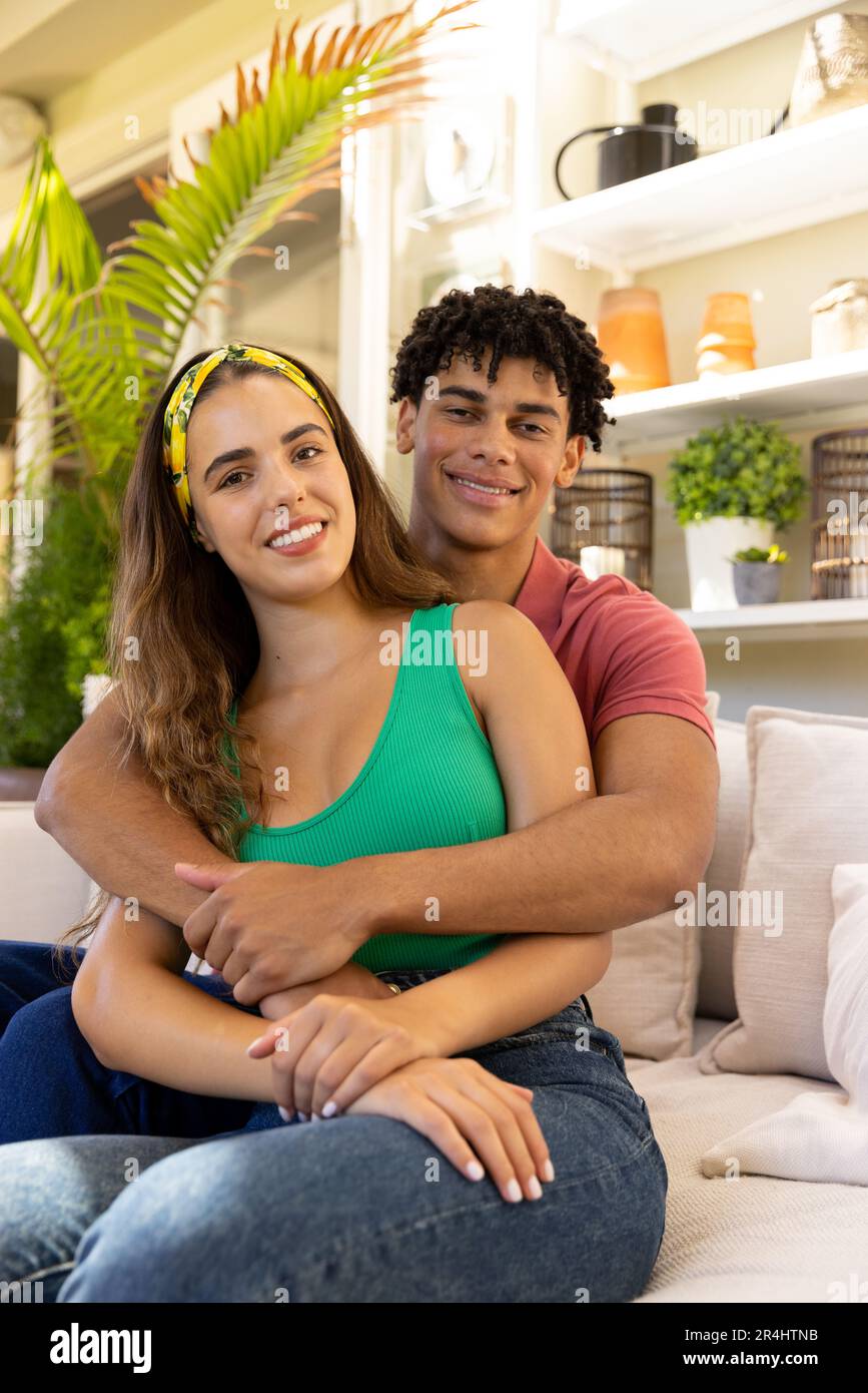 Romantic boyfriend and girlfriend hi-res stock photography and images ...