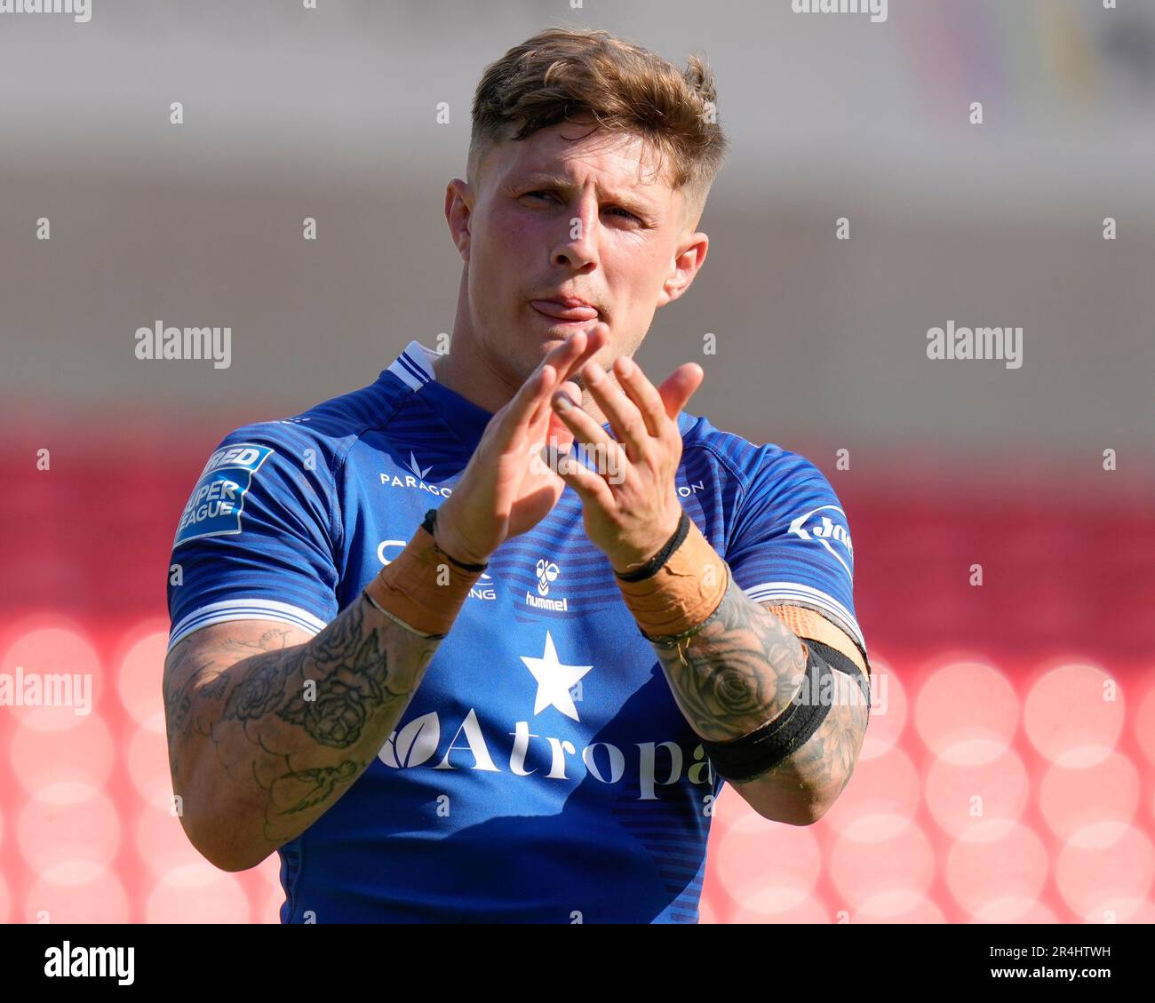 Liam Sutcliffe #4 of Hull FC salutes the fans after the Betfred Super ...