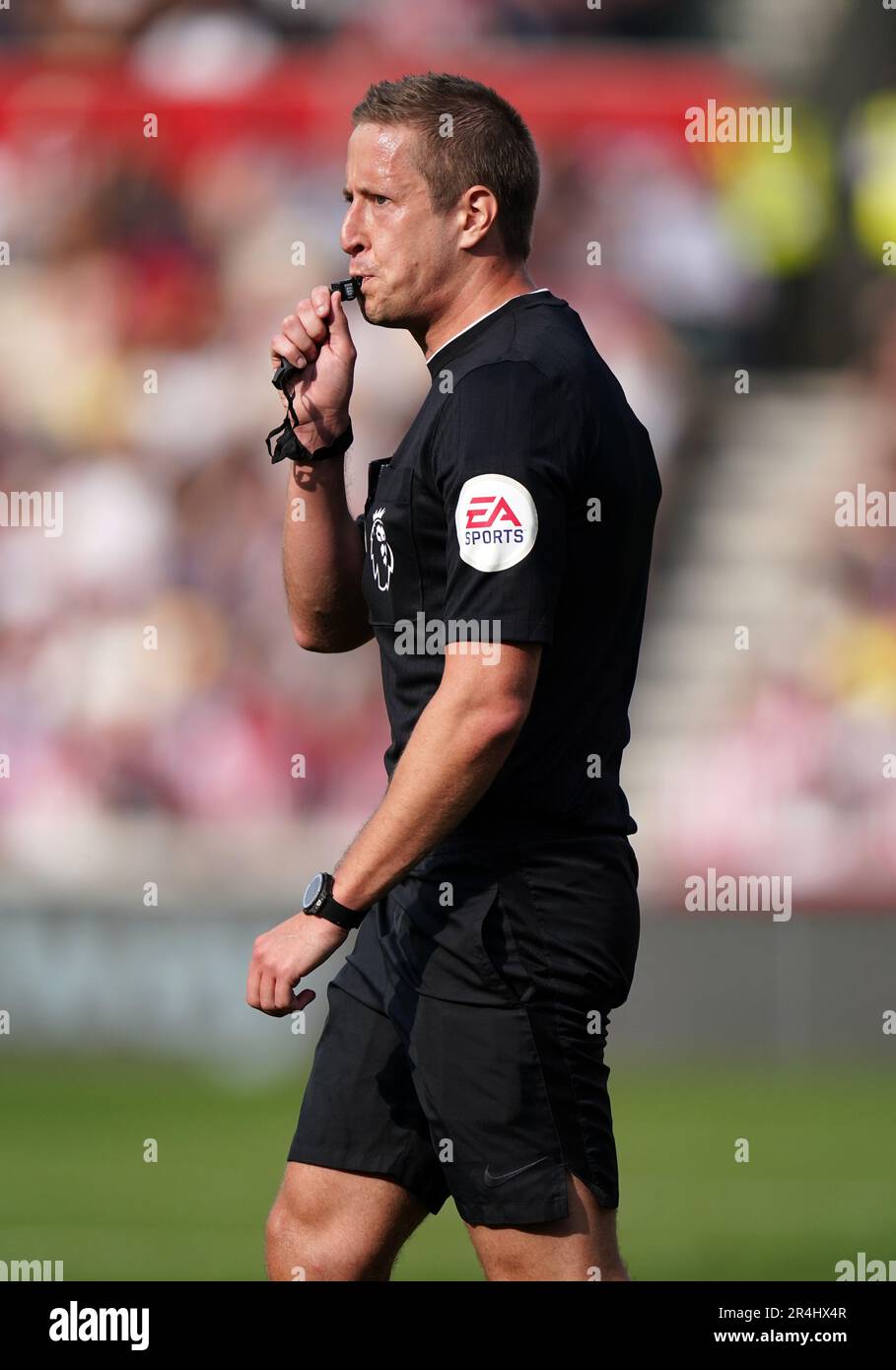 Referee John Brooks during the Premier League match at the Gtech ...