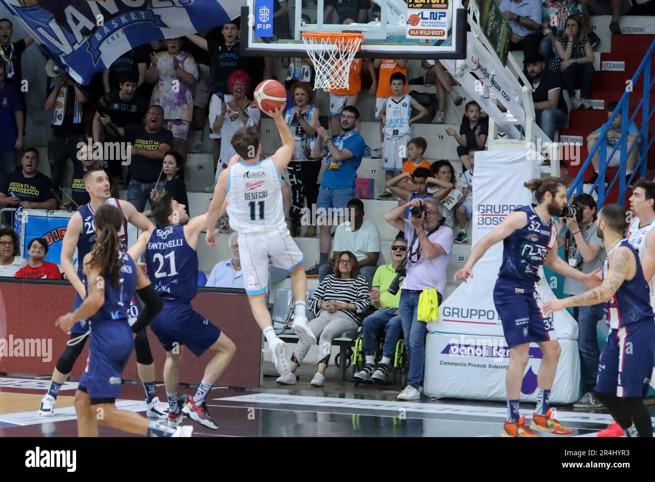 Playoff fortitudo bologna hi-res stock photography and images - Alamy