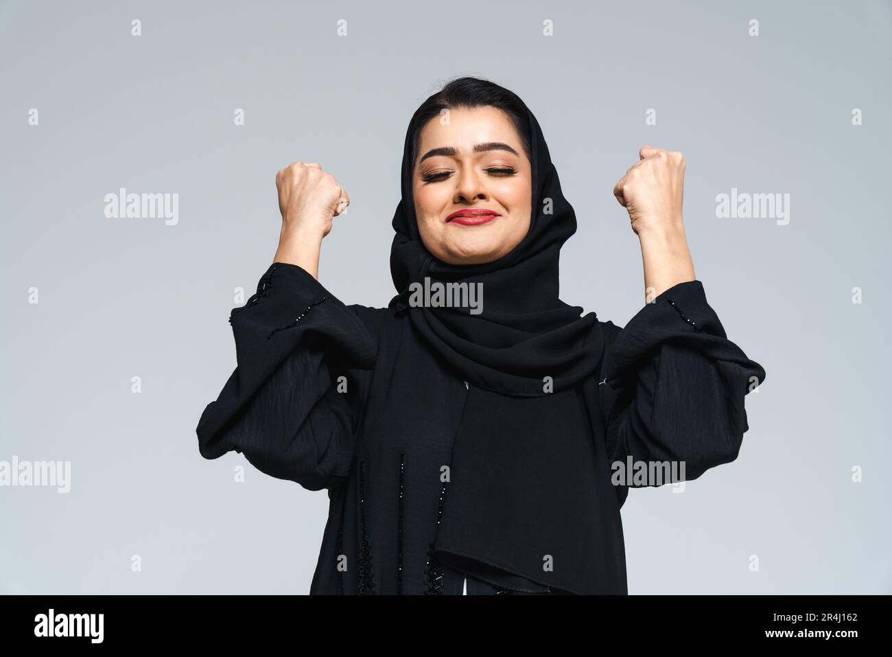 Beautiful arab middle-eastern woman with traditional abaya dress in ...