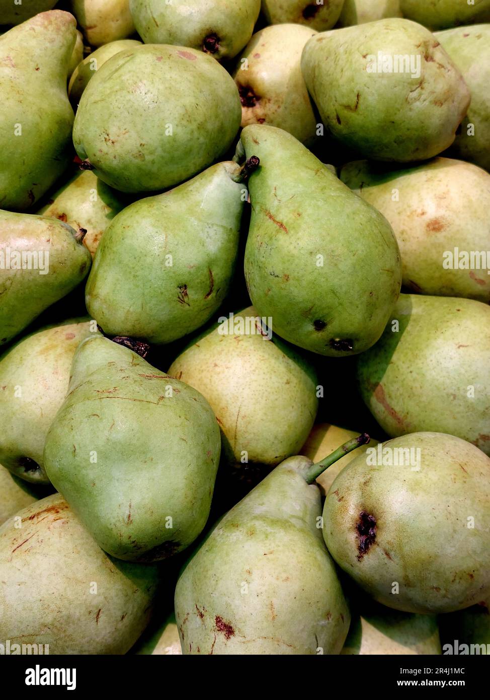 Market green pears hi-res stock photography and images - Alamy