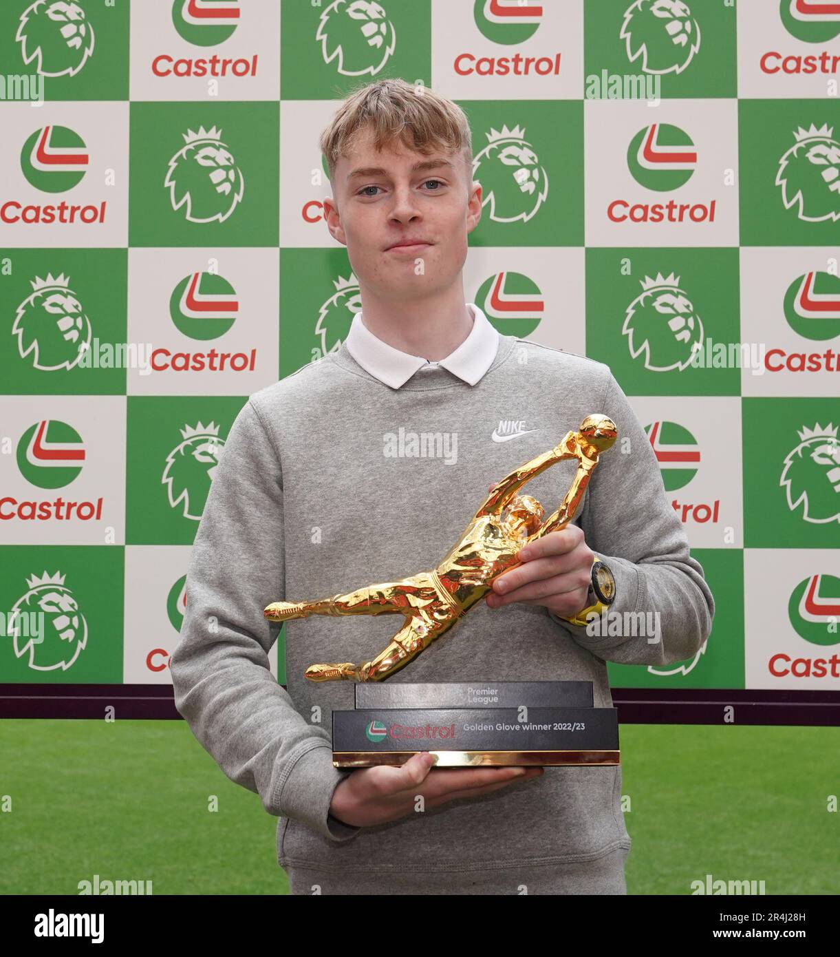 Mikey Crawford with the Castrol Golden Glove Award before presenting it ...