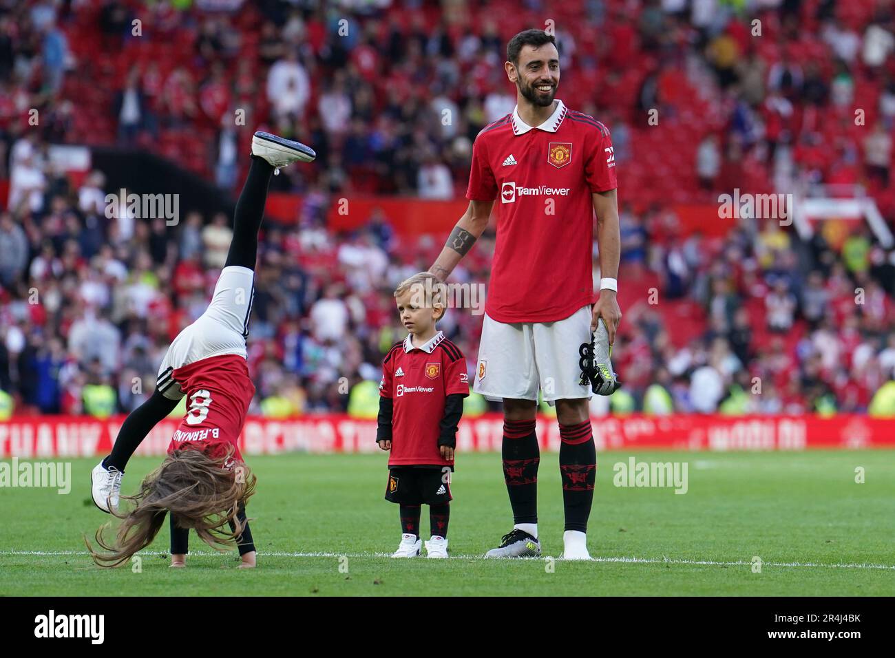 Manchester United’s Bruno Fernandes seen with his two children ...