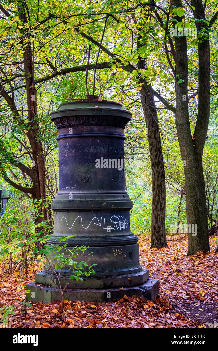 Monument base hi-res stock photography and images - Alamy