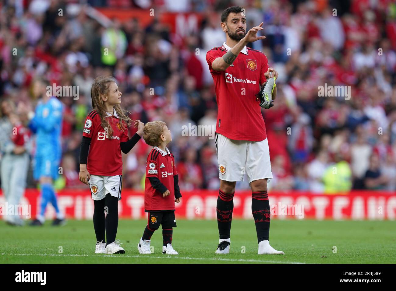 Manchester United’s Bruno Fernandes seen with his two children ...
