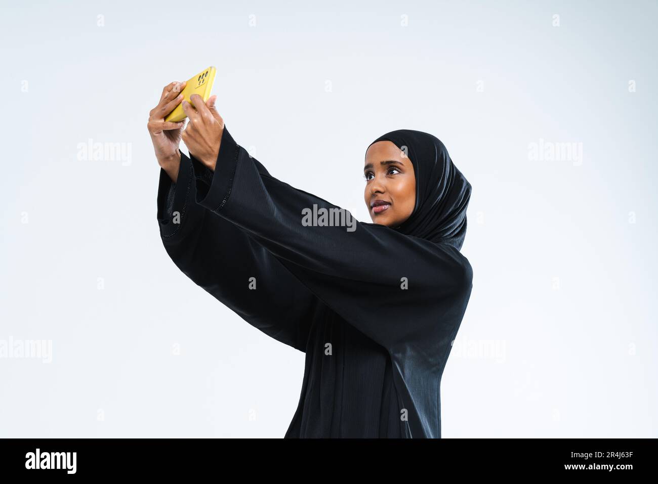 Beautiful arab middle-eastern woman with traditional abaya dress in ...