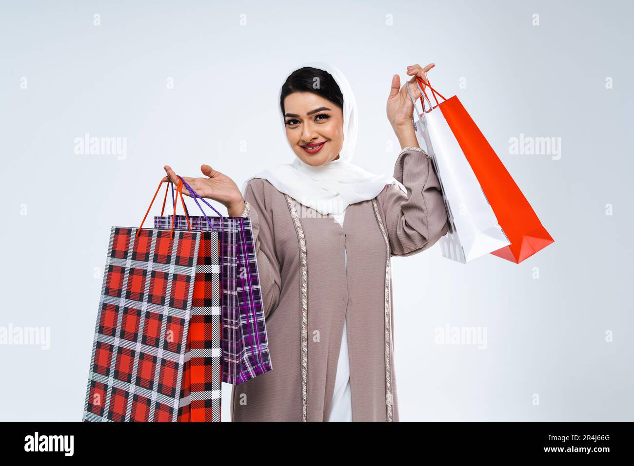 Beautiful arab middle-eastern woman with traditional abaya dress in ...