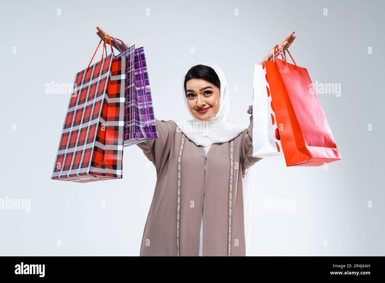 Beautiful arab middle-eastern woman with traditional abaya dress in ...
