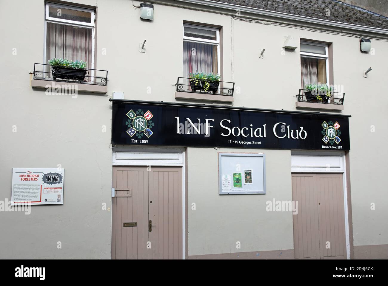 Facade building irish club hi-res stock photography and images - Alamy