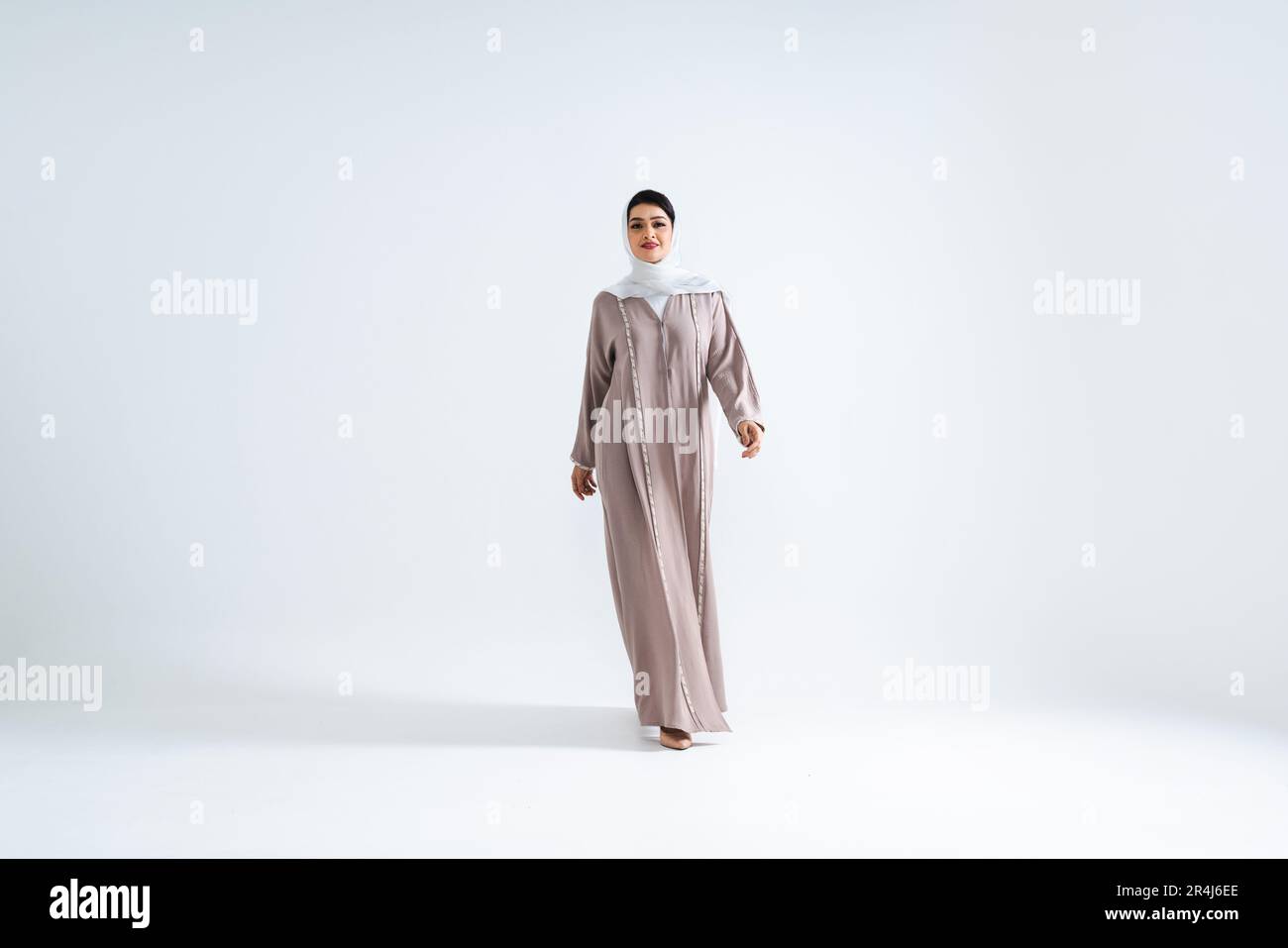 Beautiful arab middle-eastern woman with traditional abaya dress in ...