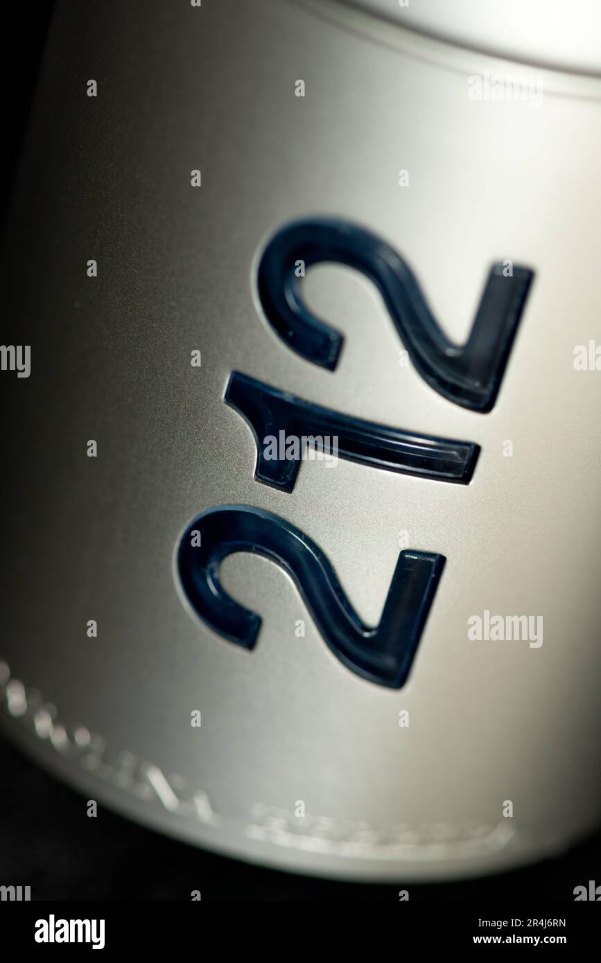 212 carolina herrera hi-res stock photography and images - Alamy