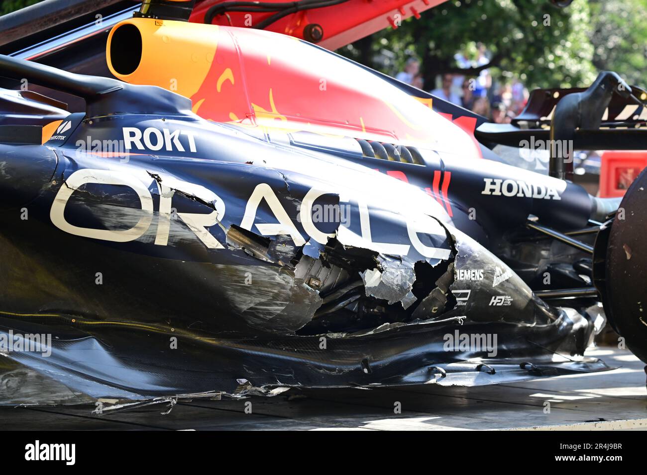 11 PEREZ Sergio (mex), Red Bull Racing RB19, action crash, accident ...