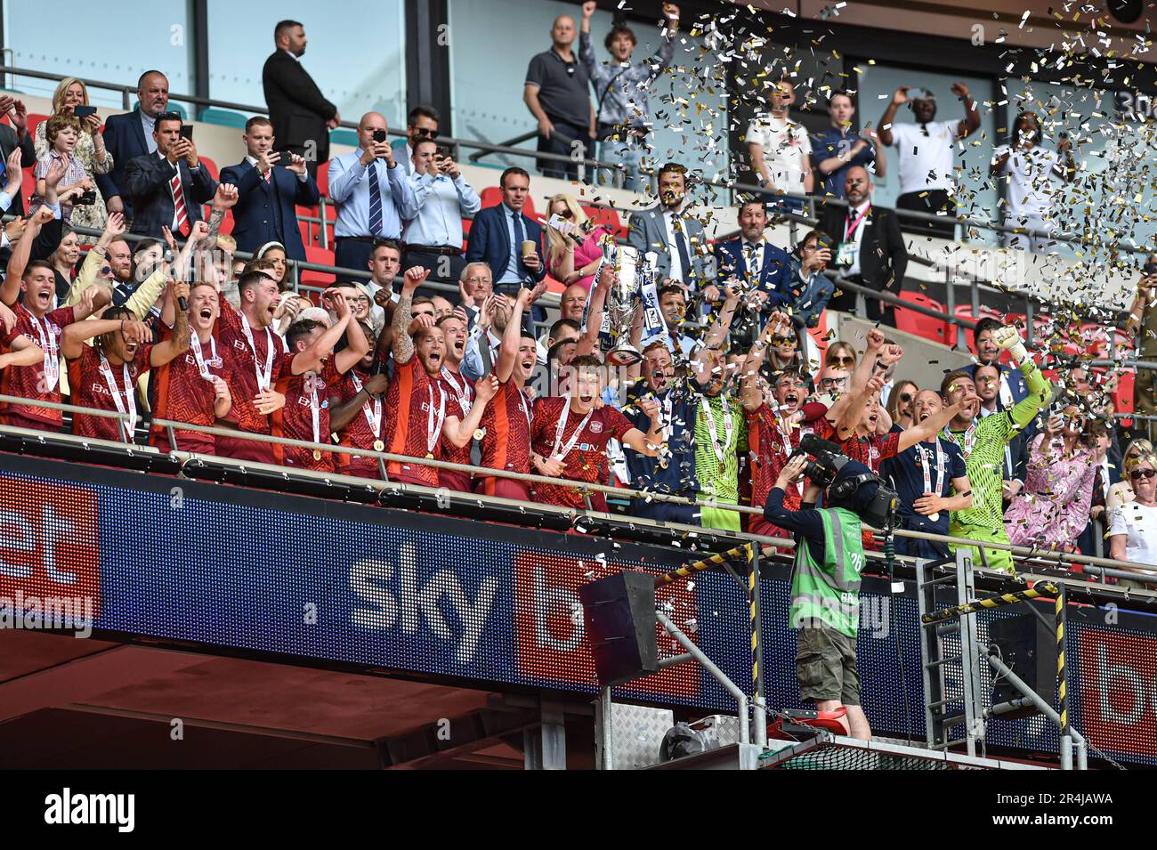 Celebrate league two 2023 efl hi-res stock photography and images - Alamy