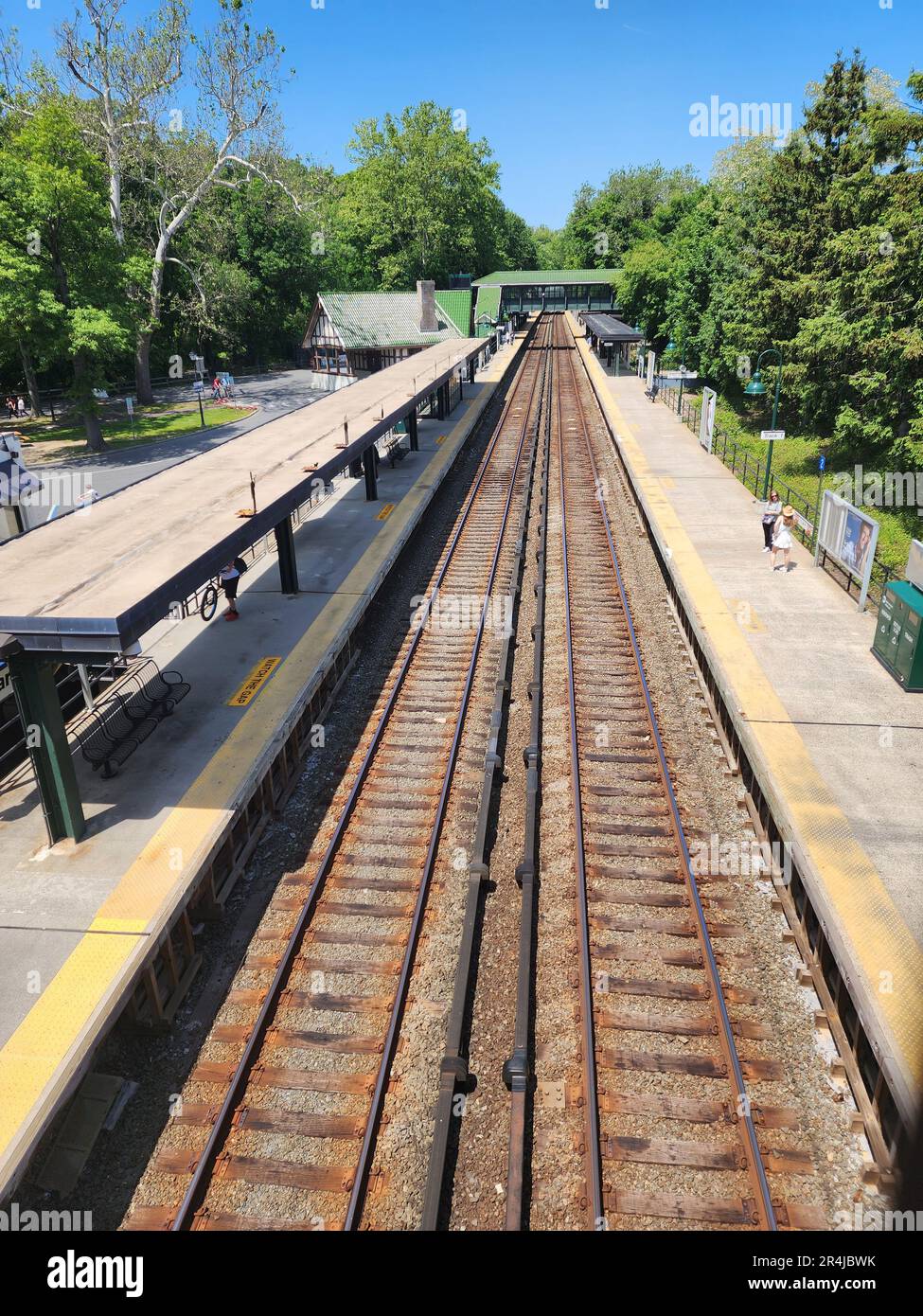 Converging Railway tracks at Scarsdale,Railrod Station, New York, USA ...