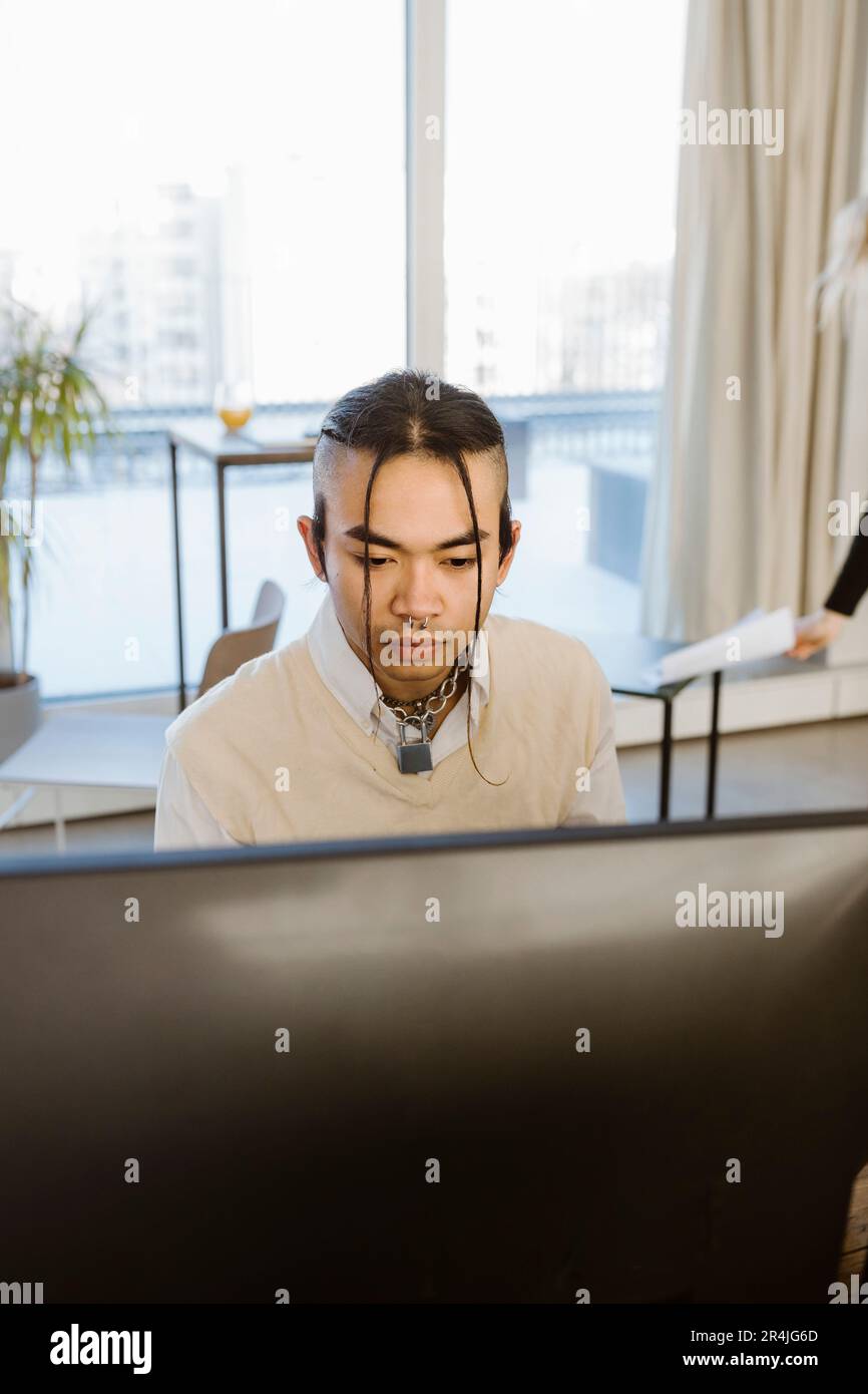 Hipster programmer hi-res stock photography and images - Alamy