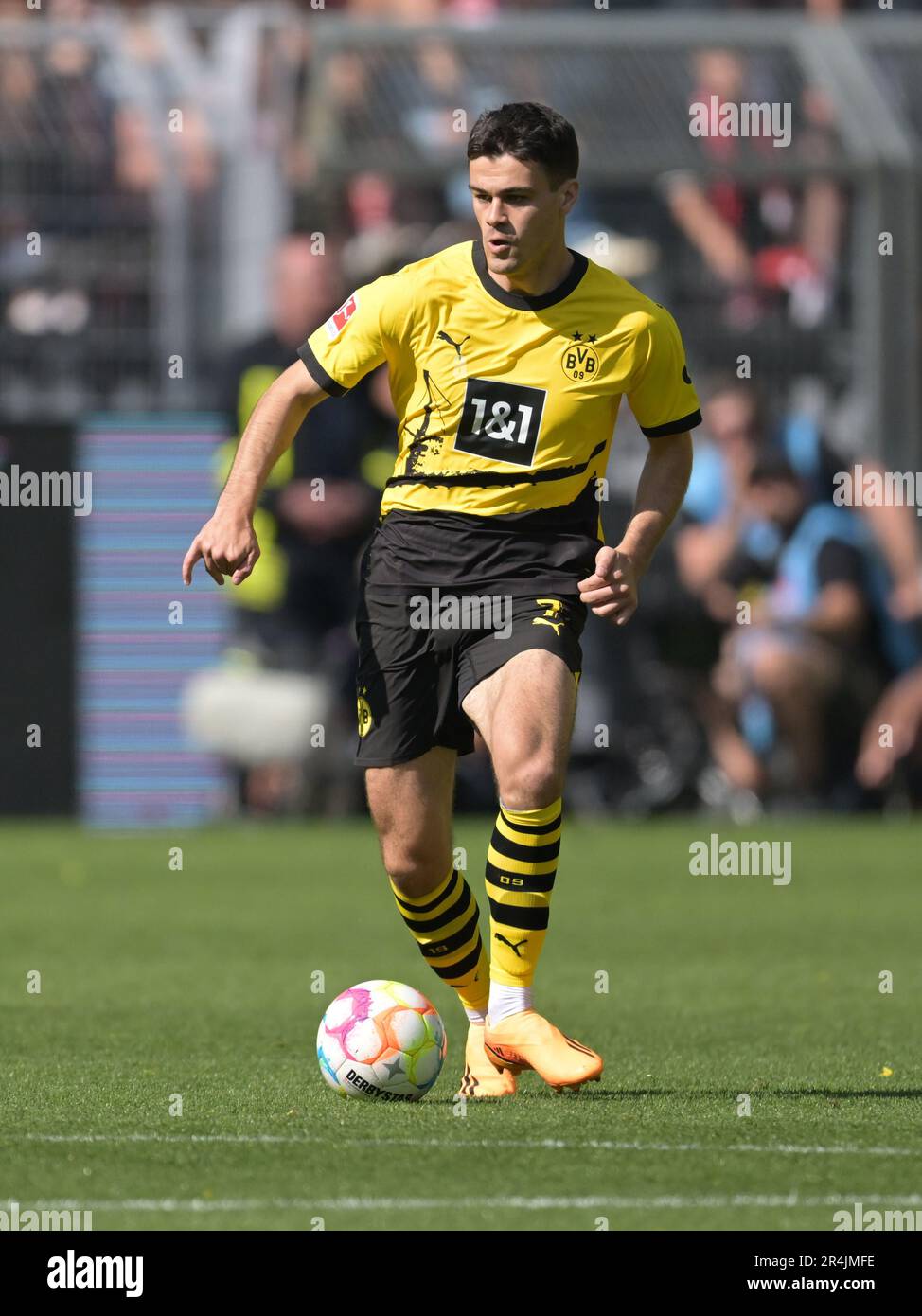 DORTMUND - Giovanni Reyna of Borussia Dortmund during the Bundesliga ...