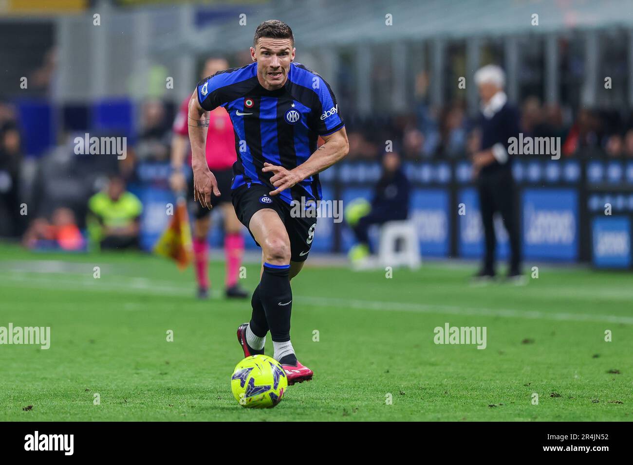 Robin gosens inter hi-res stock photography and images - Alamy