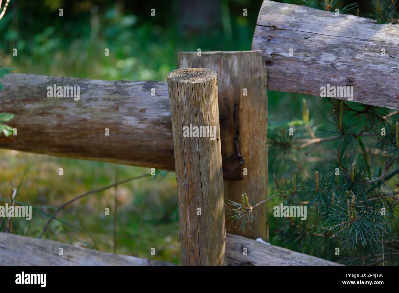 Brown wooden beam hi-res stock photography and images - Alamy
