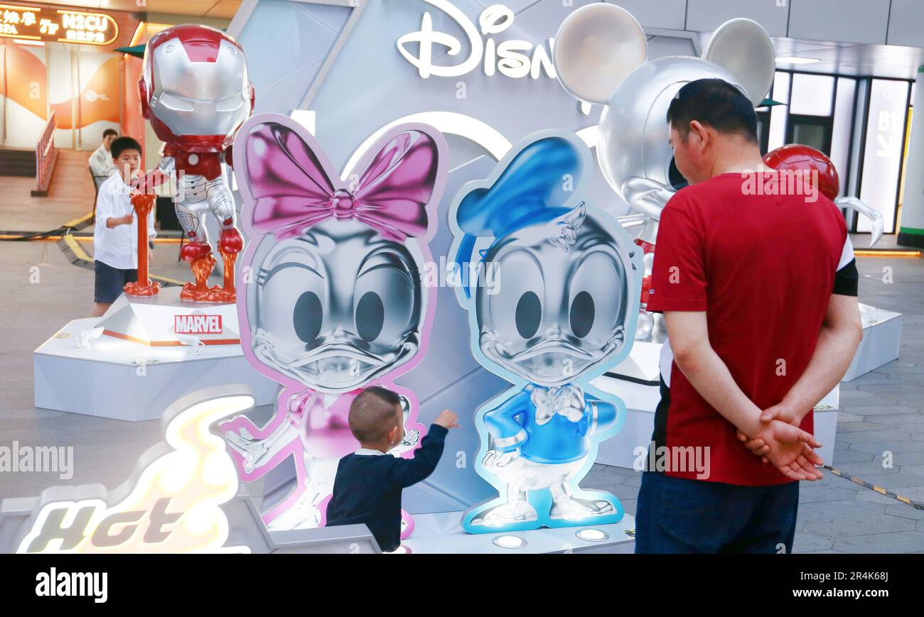 Donald duck cartoon hi-res stock photography and images - Alamy