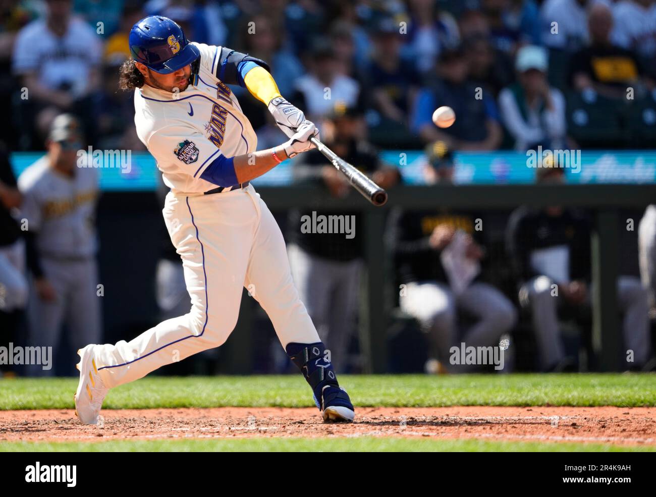 Seattle Mariners' Eugenio Suarez hits a three-run walk-off home run to ...
