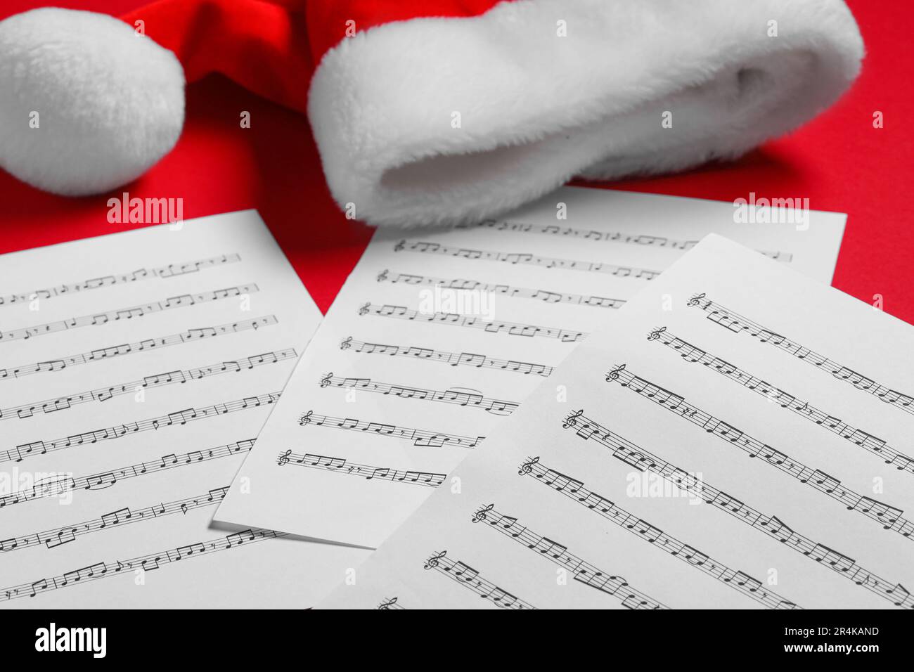 Musical note christmas hat hi-res stock photography and images - Alamy