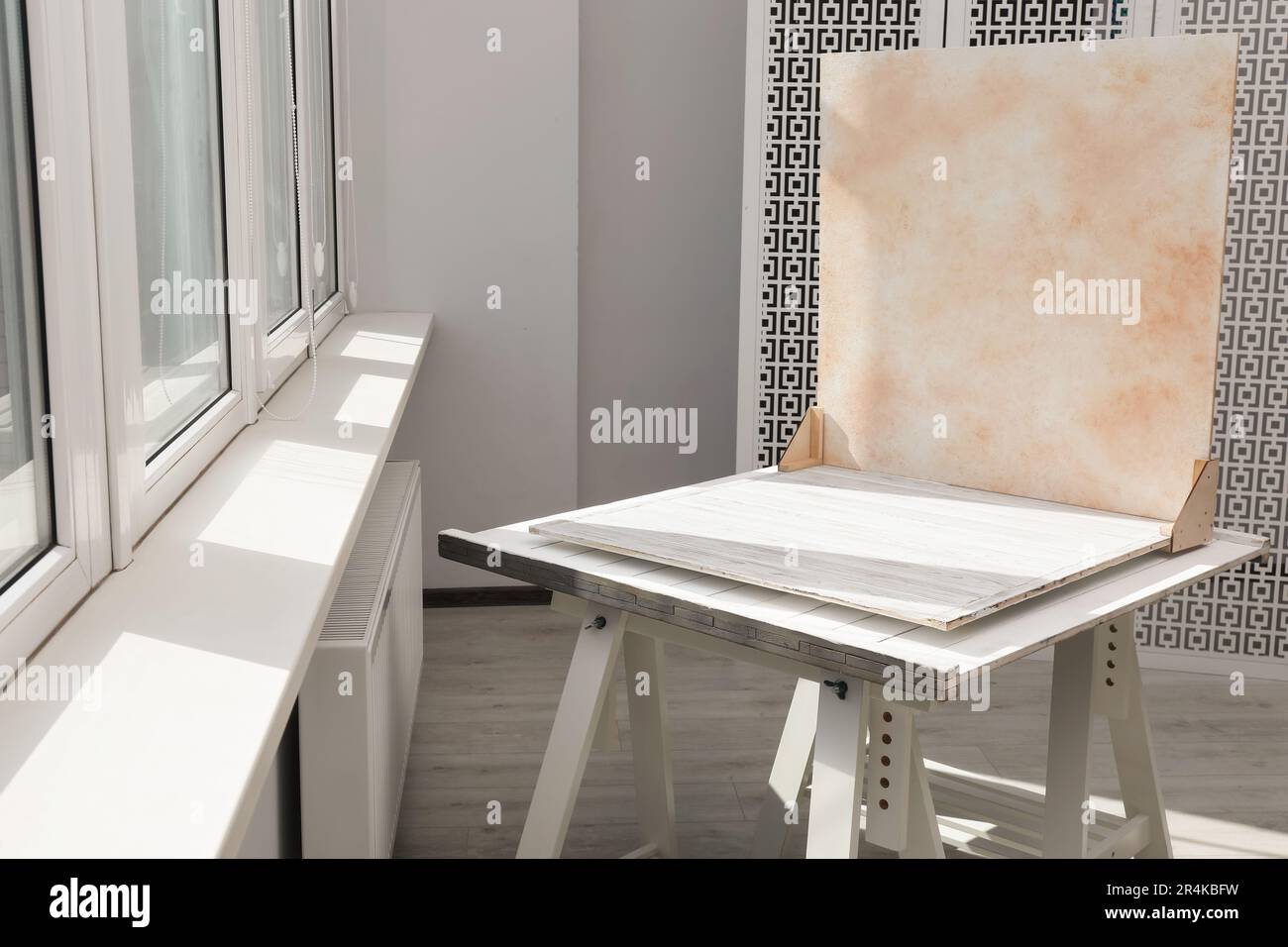 Duo color backdrop hi-res stock photography and images - Alamy