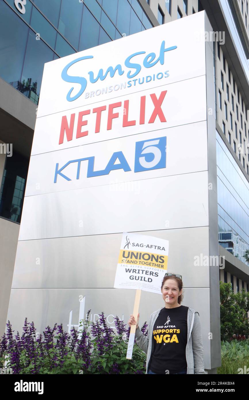 SAG-AFTRA actor Diane Chernansky supports the WGA strike 05/25/2023 ...