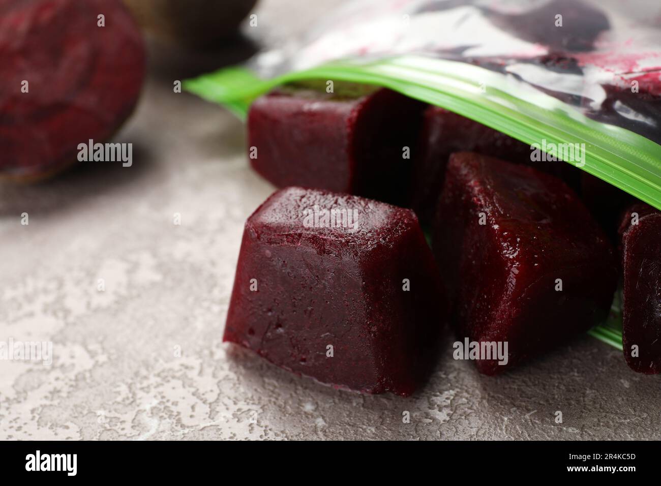 Plastic bag ice cubes hi-res stock photography and images - Alamy