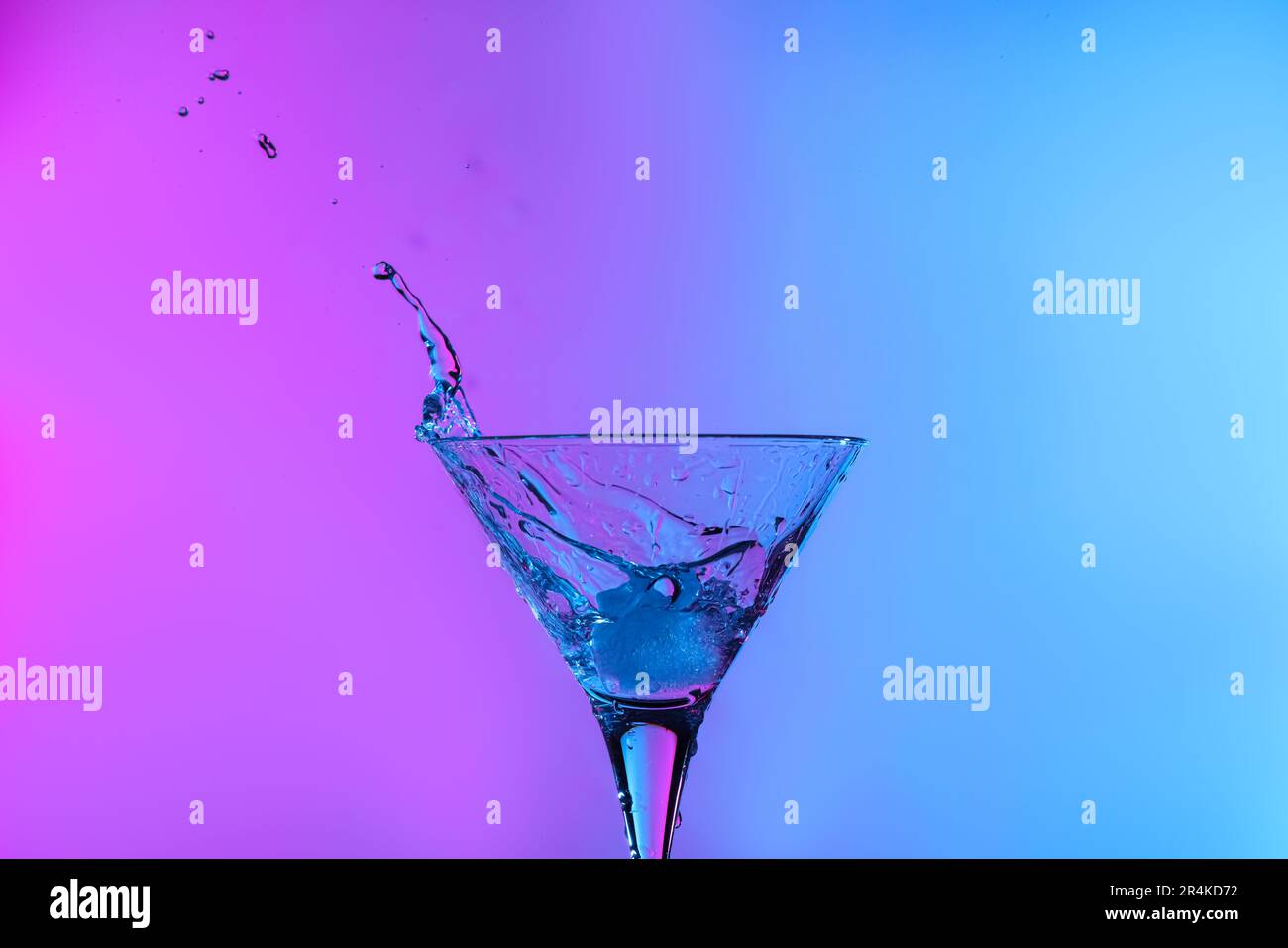 Neon martini glass hi-res stock photography and images - Alamy