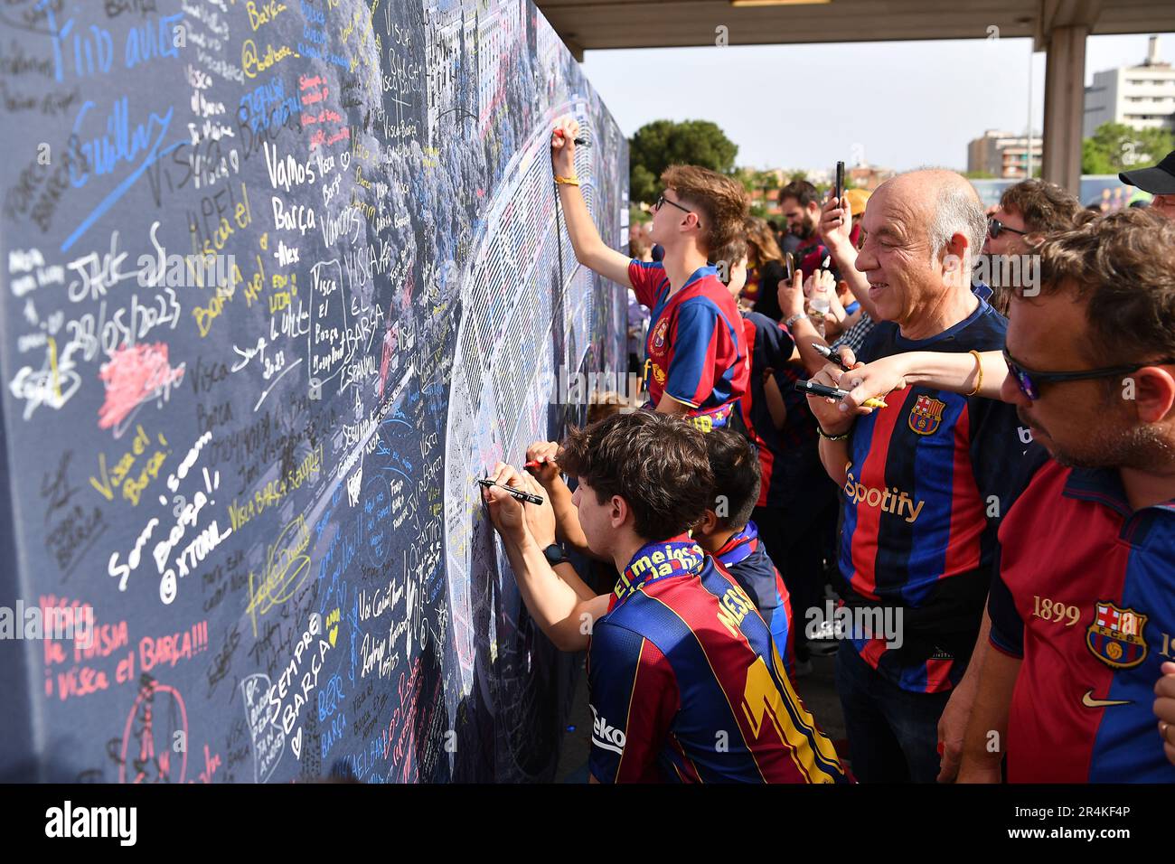 Rcd mallorca fans hi-res stock photography and images - Alamy