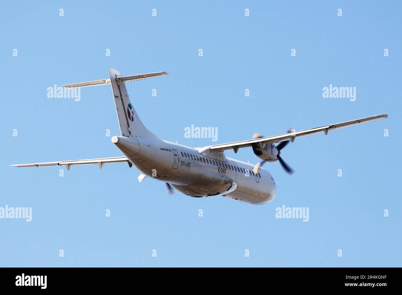 DAT DANISH AIR TRANSPORT THE ONLY AIRLINE THAT CONNECTS SICILY TO ...