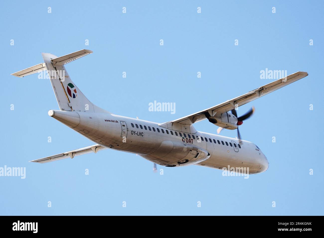 DAT DANISH AIR TRANSPORT THE ONLY AIRLINE THAT CONNECTS SICILY TO ...