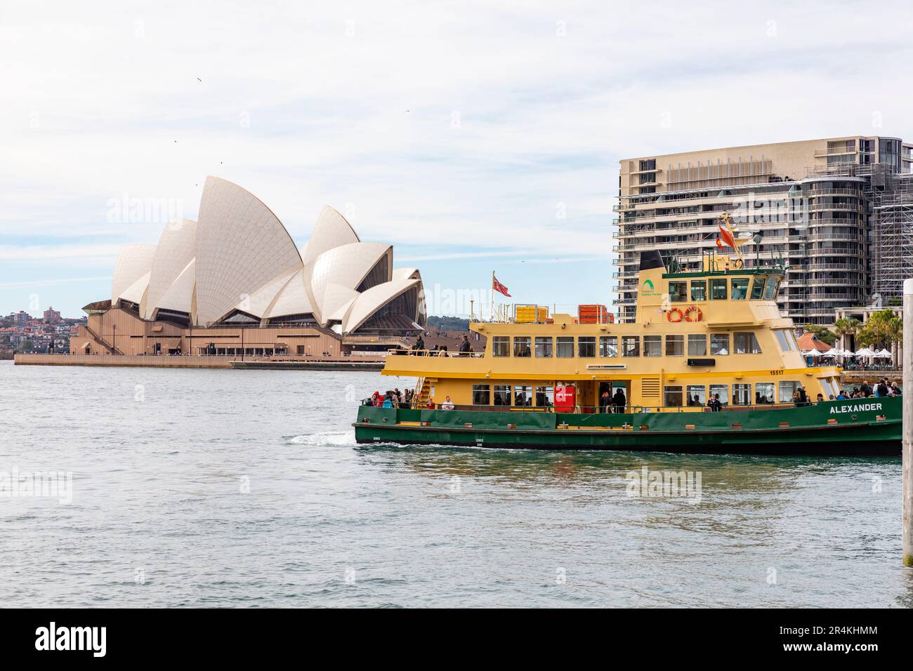 Sydney ferry Alexander departs circular quay with Sydney opera house in ...