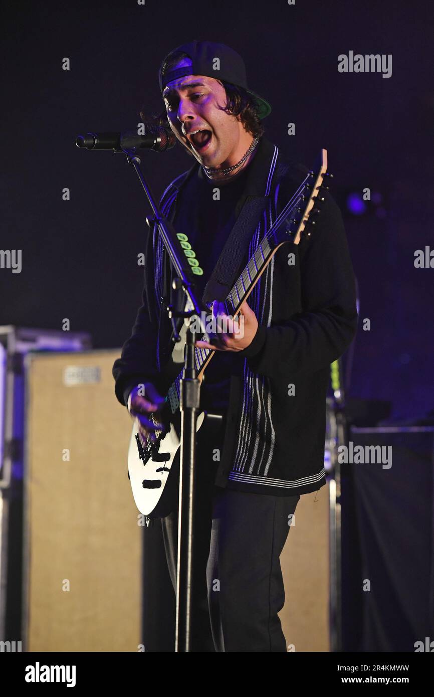 BOCA RATON - MAY 27: Vic Fuentes of Pierce the Veil performs during The ...