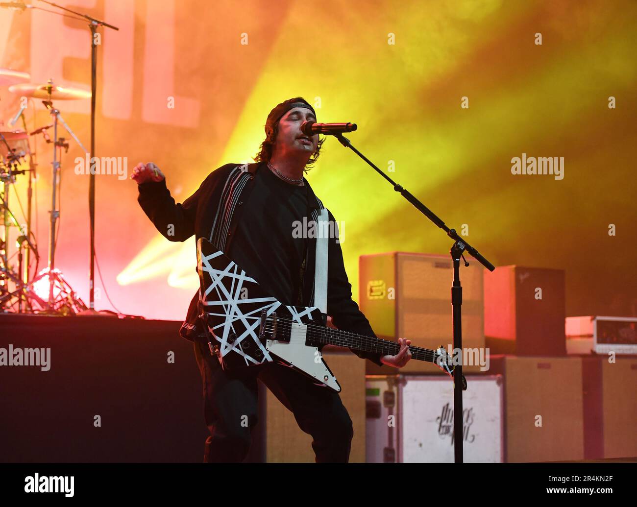 BOCA RATON - MAY 27: Vic Fuentes of Pierce the Veil performs during The ...