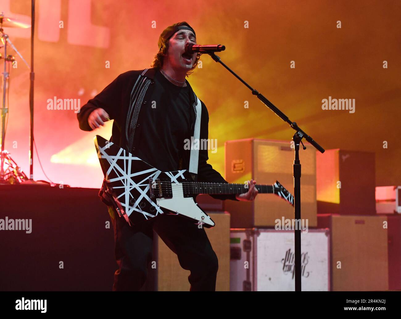 Pierce the veil vic fuentes 2023 hi-res stock photography and images ...