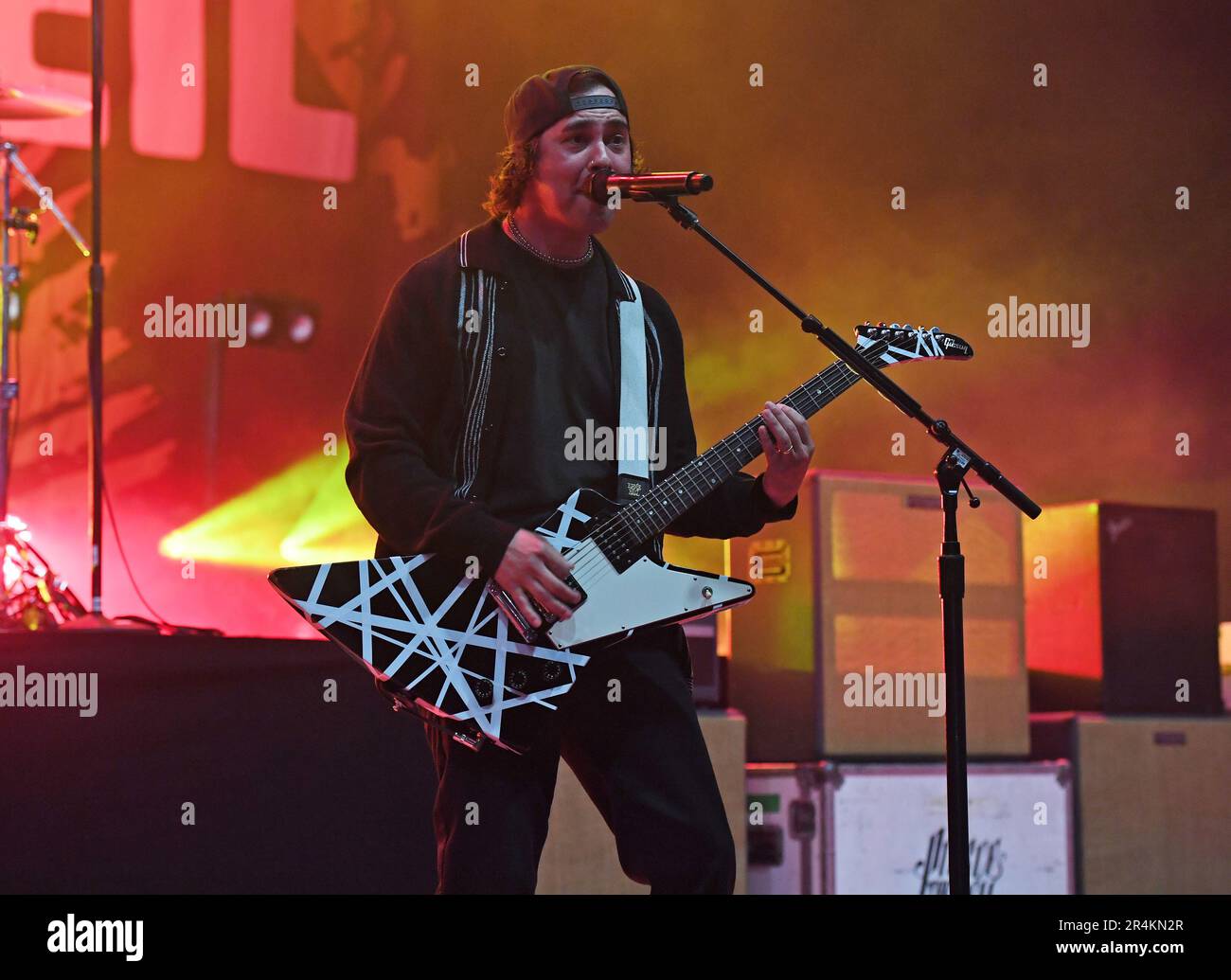 Pierce the veil vic fuentes 2023 hi-res stock photography and images ...