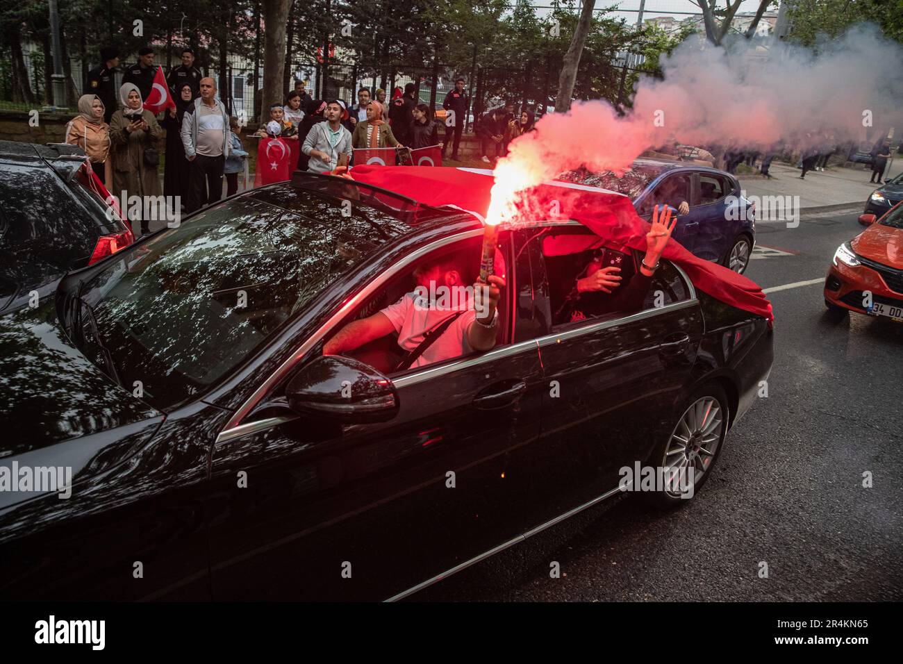 Istanbul, Turkey. 28th May, 2023. A supporter of President Recep Tayyip ...