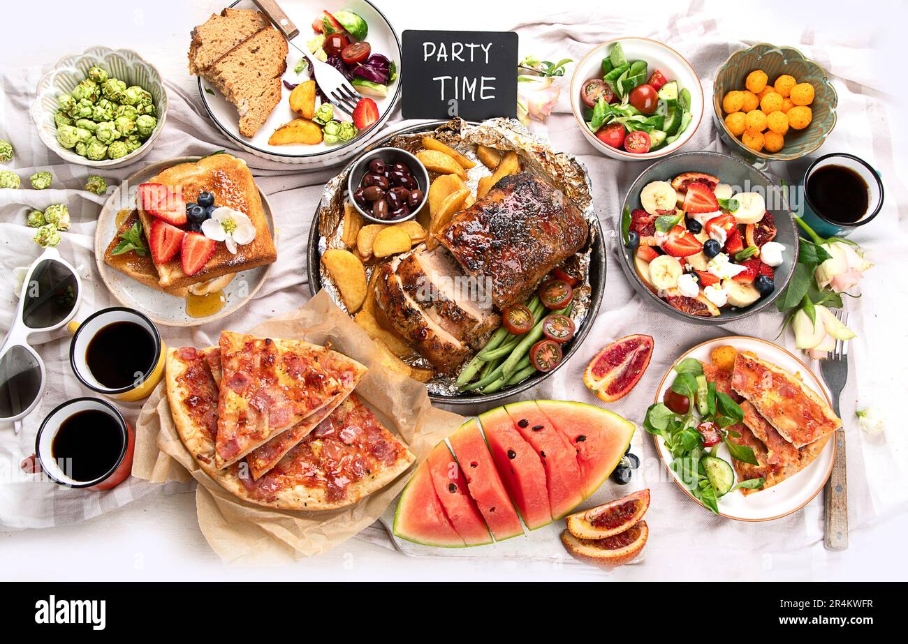 Holiday dinner overhead family hi-res stock photography and images - Alamy