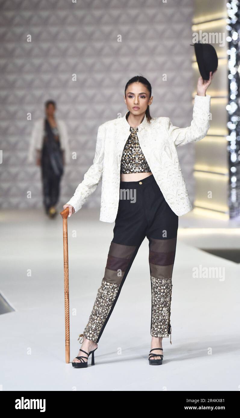 Karachi. 27th May, 2023. A model presents a creation during a fashion ...