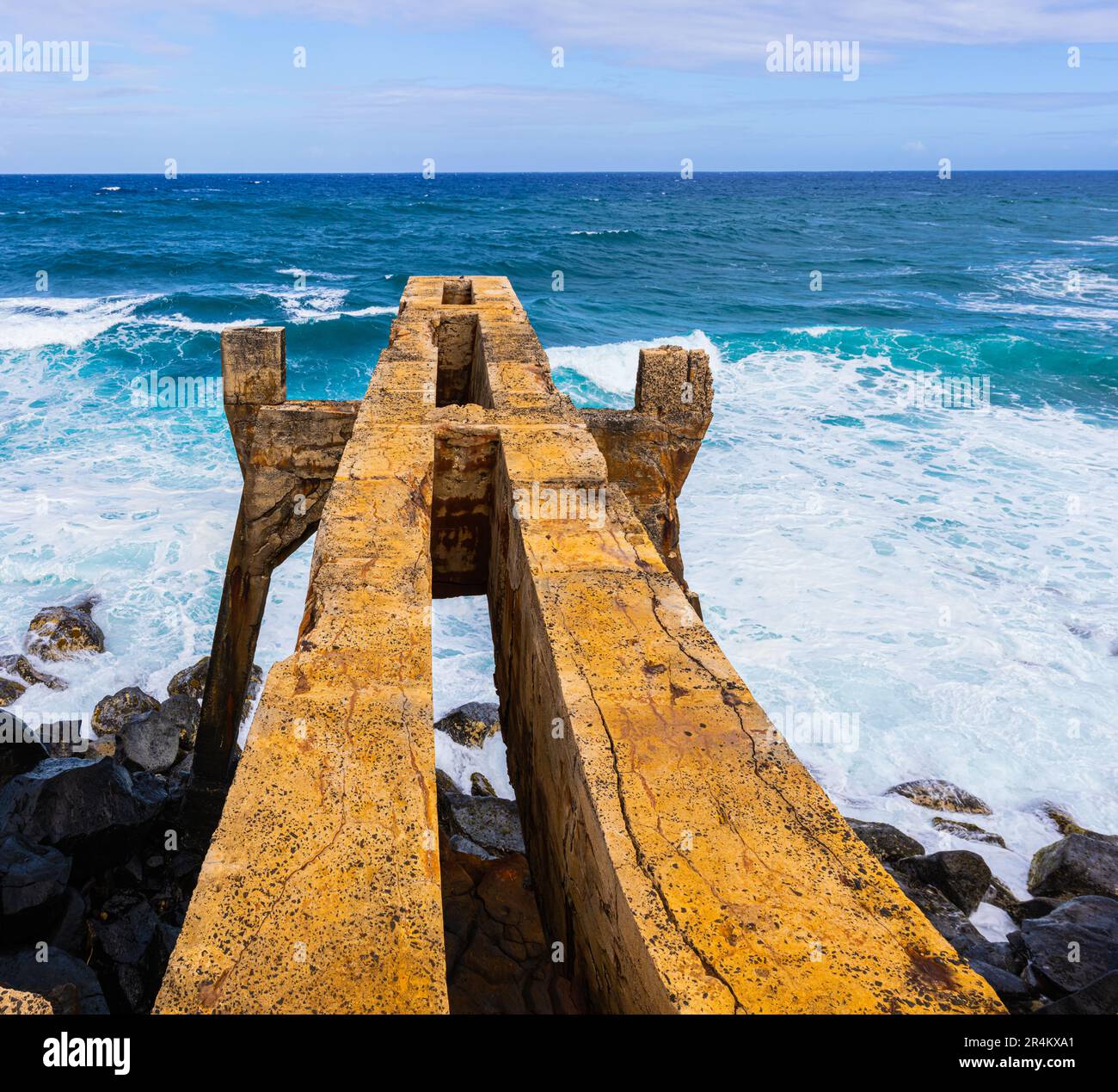 Historic Pineapple Dump Pier on The Ke Ala Hele Makalea Path, Kapa'a ...