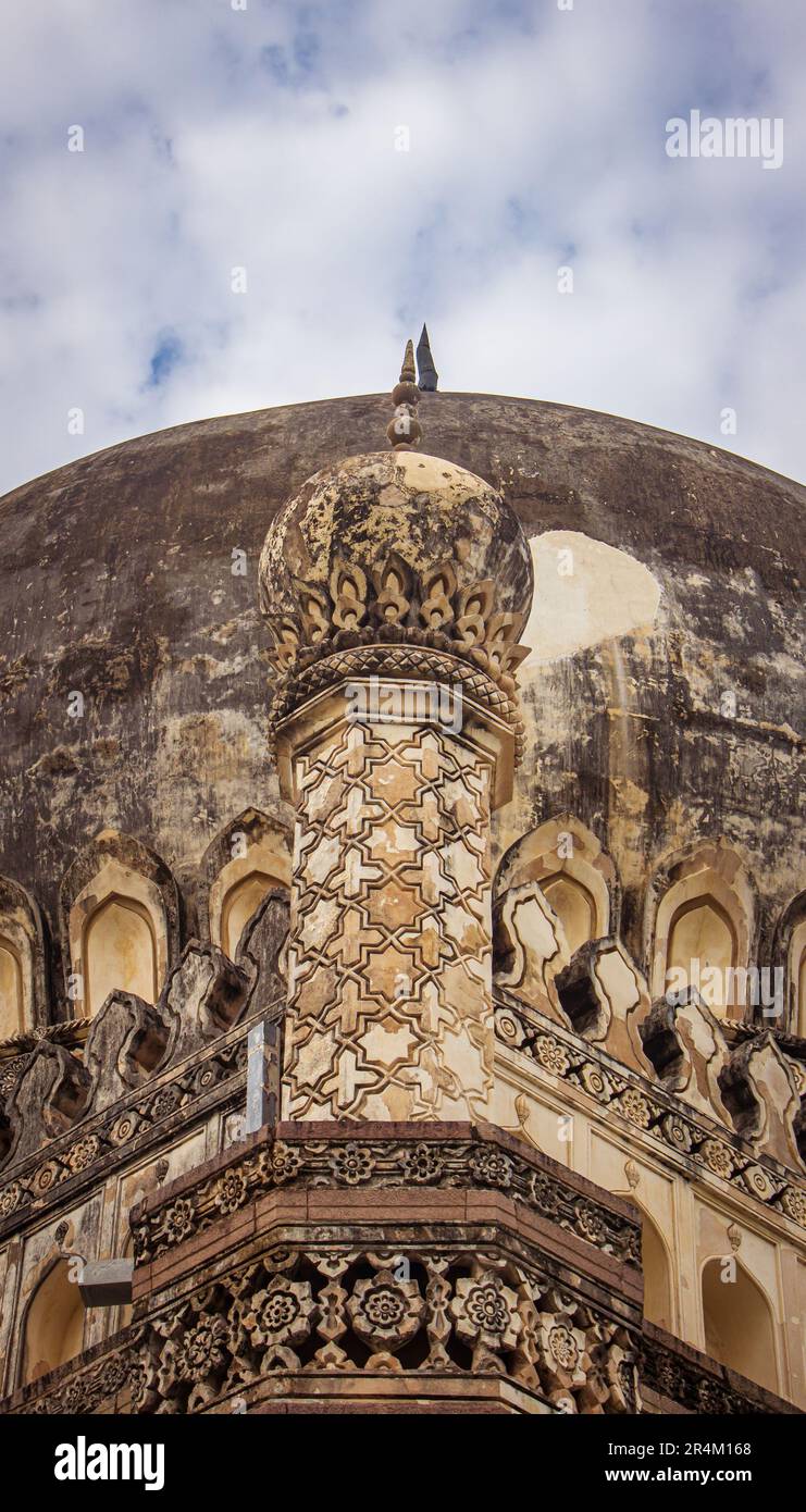 Close view of the intrinsic work done in one of tomb building in Qutb ...